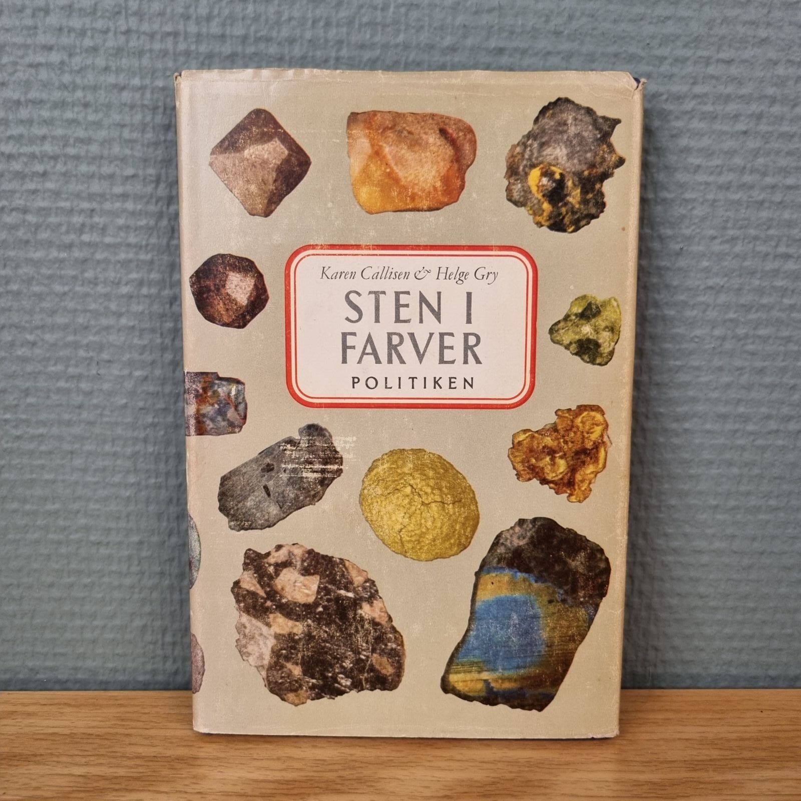 Sten i farver af Karen Callisen og Helge Gry - Villa og Vejbod